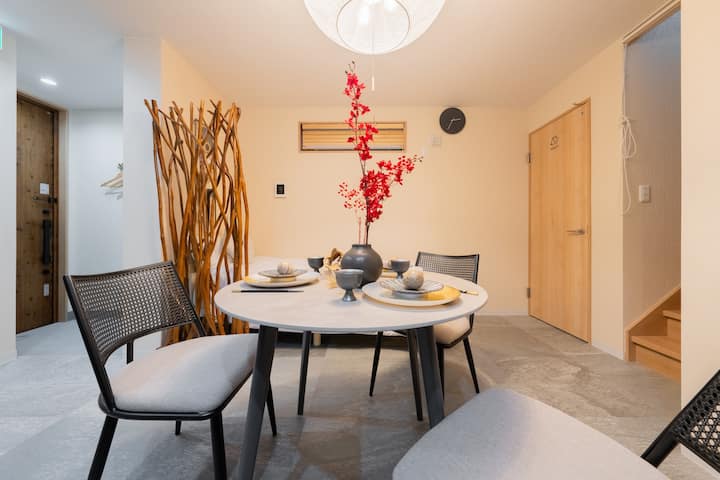 京都駅近く グループ利用に最適な一軒家 ベッド9台 お風呂2台 トイレ3台 - Kioto