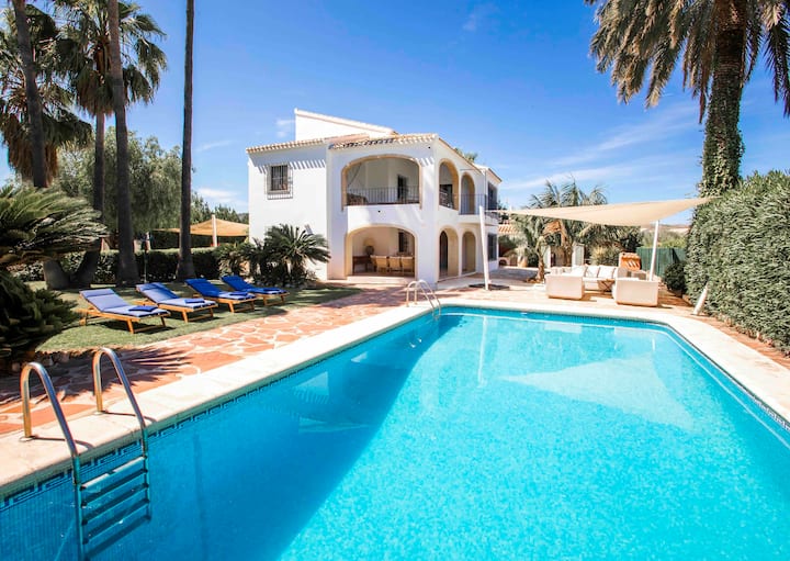 Estupenda Casa Con Jardín Y Piscina - Xàbia