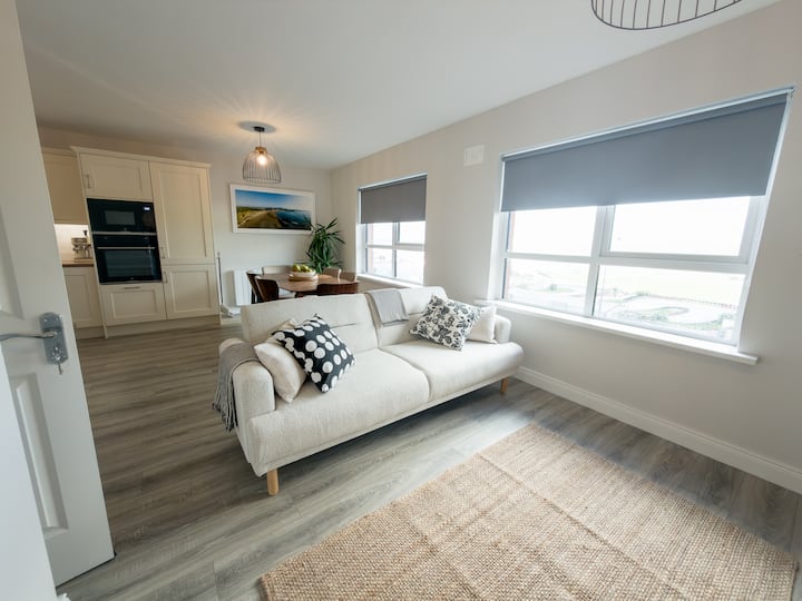 Luxury 2-bedroom Apartment Overlooking The Beach - Bundoran