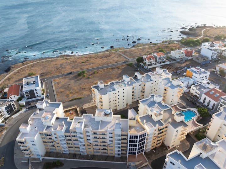 Spacious 3-bdr Apt Seafront, Exterior Pool - Lcgr - Praia