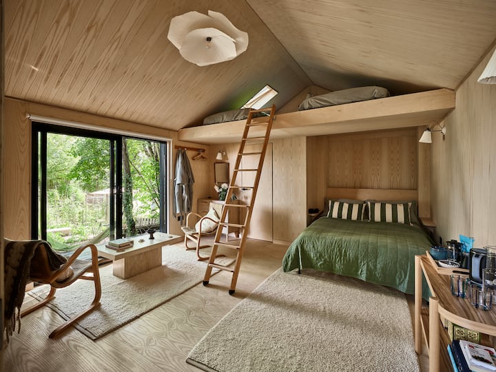 Tranquil Cabin Retreat Near Bath - Sleeps 4 - Bath