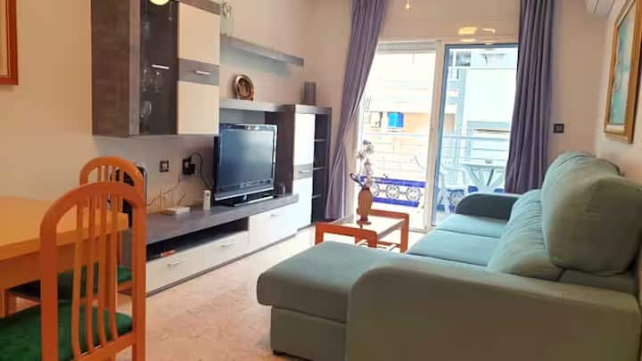 Guest-favorite Apartment, Balcony, 650 M Beach - Torrevieja