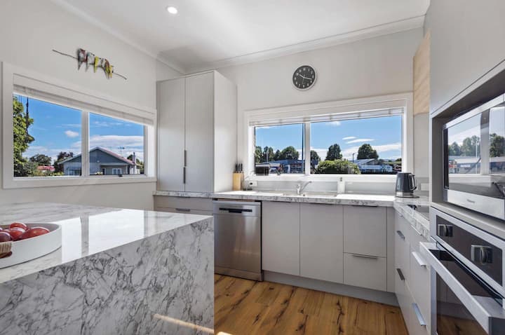 In Cbd! 3bed! Lotr Cinema Experience! All Perks! - Matamata