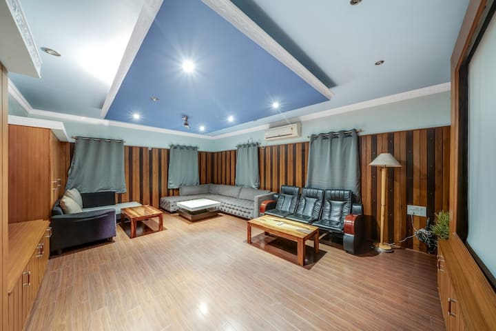 Magnum Opus : Villa Spacez De 5 Chambres Avec Cinéma Privé - Bangalore