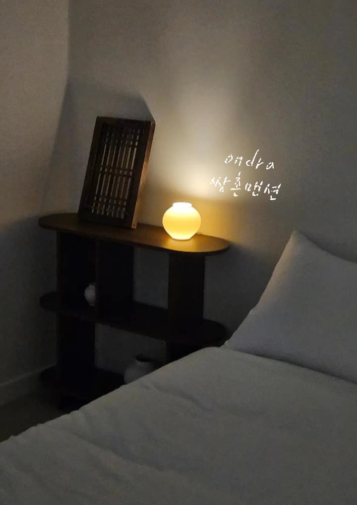 [New]오픈특가/운천역 5분/침대3개/ 최대8명/아기의자/아기욕조/식세기/온드라쌍촌맨션 - Gwangju