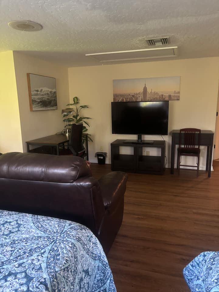 Attic Room T. - Melbourne, FL