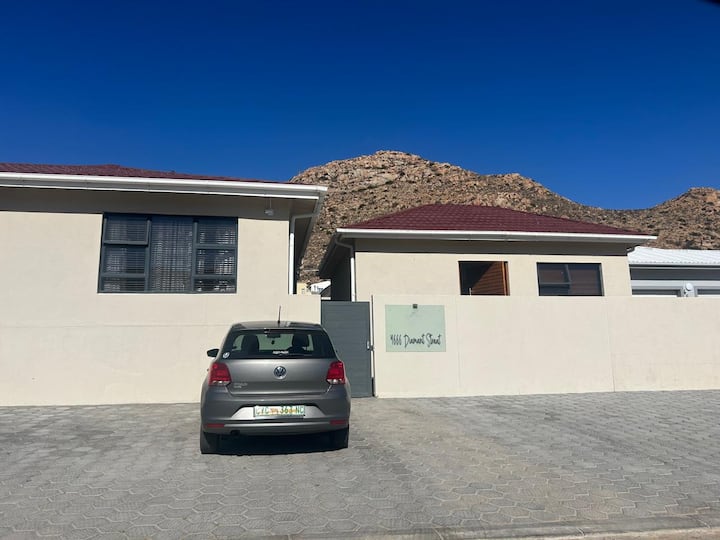 Cozy Flat With Double Bed And Sleeper Couch. - Springbok