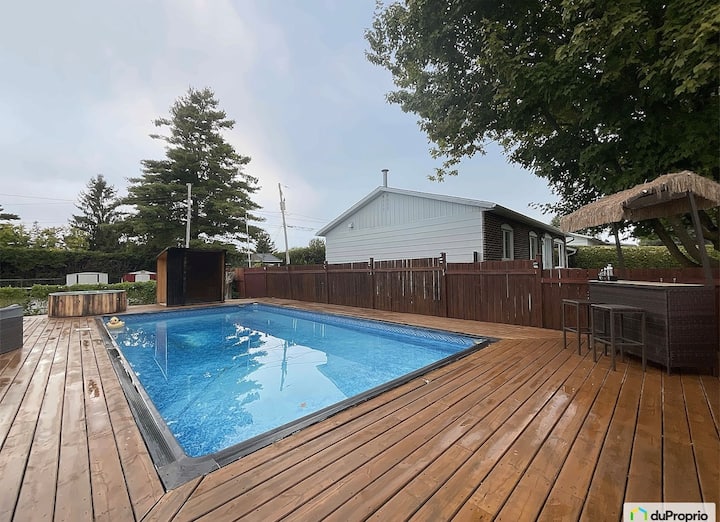 Pool House In A Great Neighborhood - Kanata