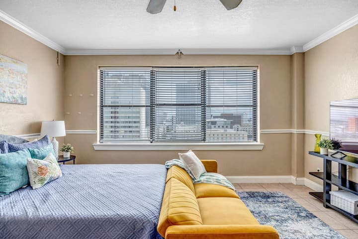 Cozy Apartment Downtown Jax - Jacksonville, FL