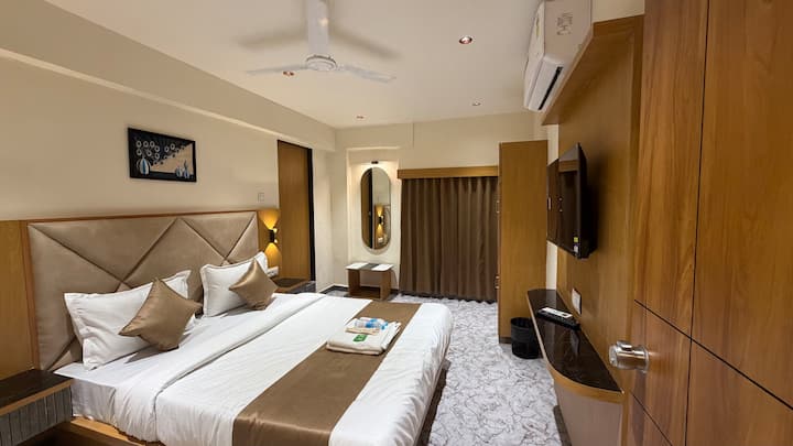 Deluxe Room In Ahmedabad - Ahmedabad
