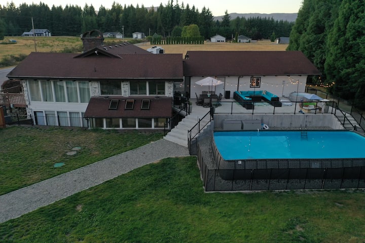 New Hottub, Sauna, Pool, Fire Pit, Arcade, Pets Ok - Lake Cavanaugh, WA