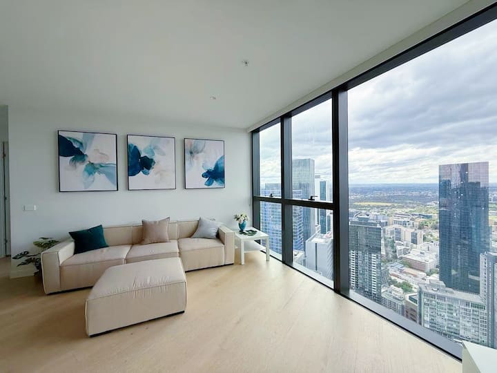 High-rise Luxury Stay With City Skyline View - St Kilda