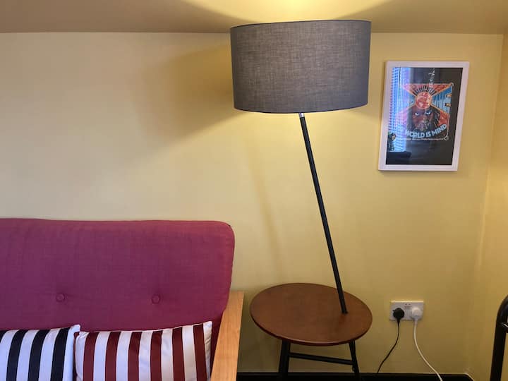 Sunset Loft Studio Flat 5 Mins Walk From The Beach - Swansea
