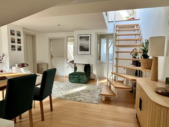 Base Cologne. Your Exclusive Urban Place To Stay - Köln