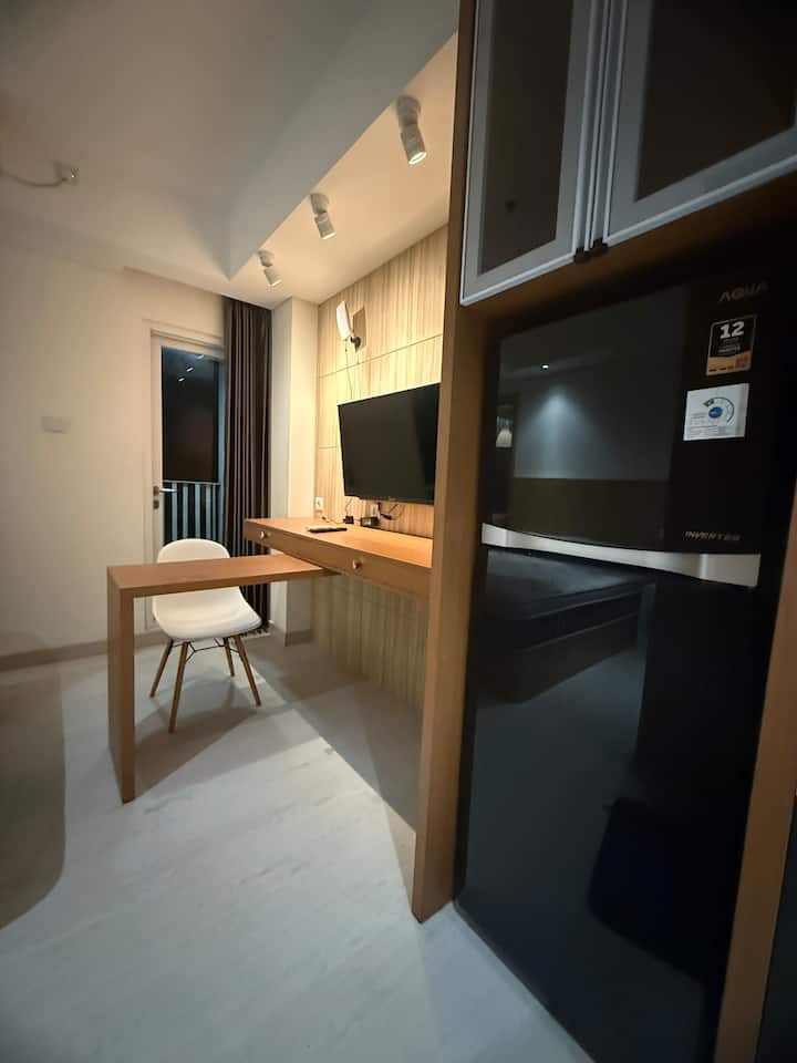 Cozy Easy Studio Room, Venetian Tower Gsl - Surabaya