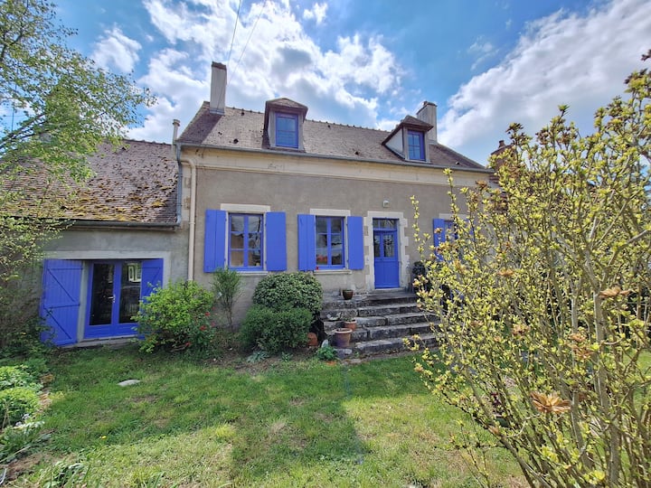 La Maison Aux Volets Bleus - Vézelay