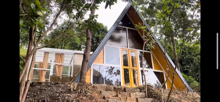 Spotbluestay A Frame Wood And Glass House - Kodaikanal