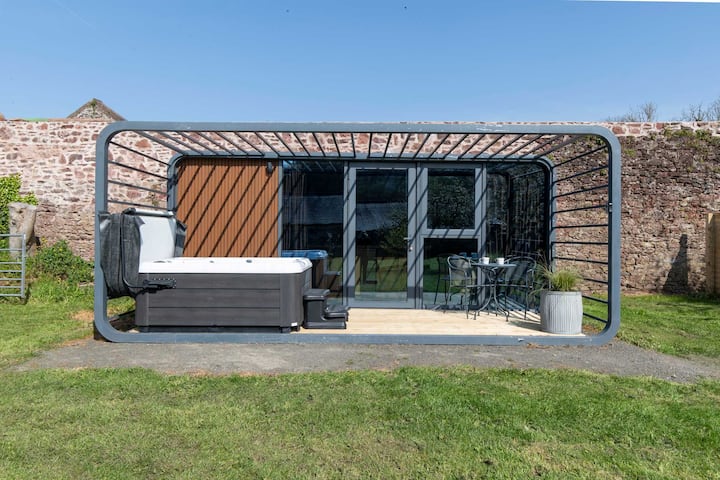 Glamping Pod With Hot Tub - Little Haven