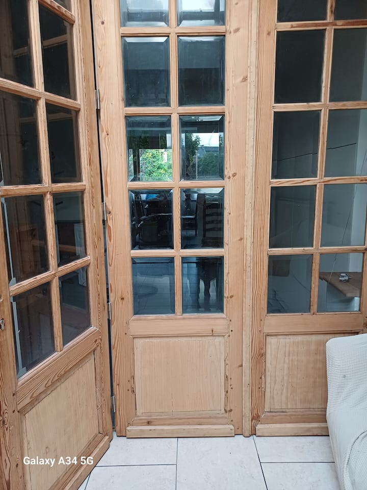 Appartement Au Rez-de-chaussée D'une Maison. - Mons