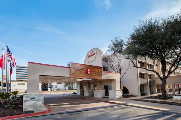 Ramada Austin South | King Bed | Near Downtown - Austin, TX
