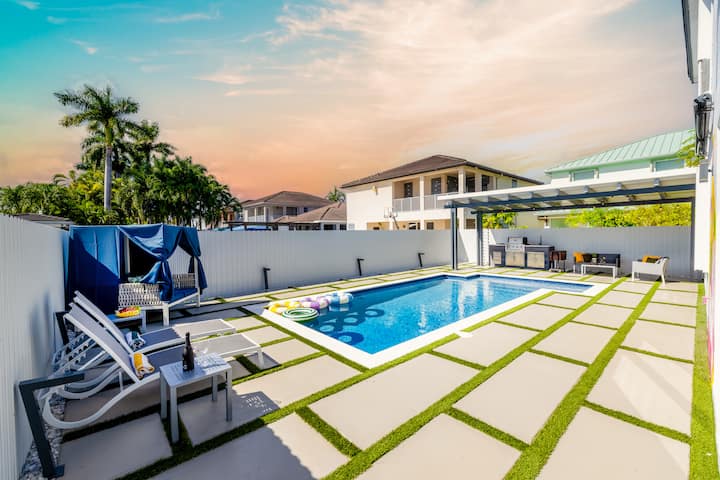 Luxury Stunning Pool | Games| 13ppl| Top Location - Florida