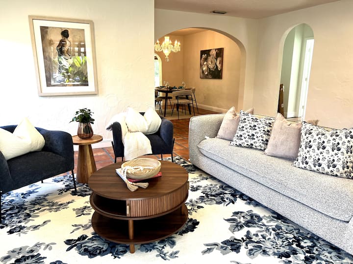 Colonial-miami Fusion Home. The Perfect Hideaway - Coral Gables, FL