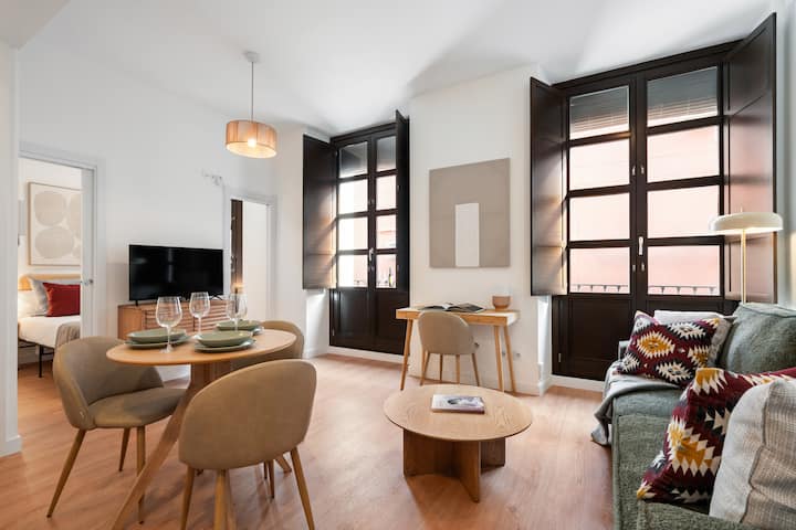 Céntrico Y Luminoso Apartamento En Malasaña. - Spain