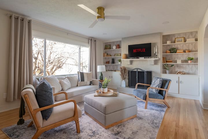 Central Oasis | Private Pool - Kng Bd & Game Room - Lynchburg, VA