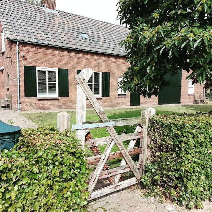 Landelijk Boerderijtje - Veghel