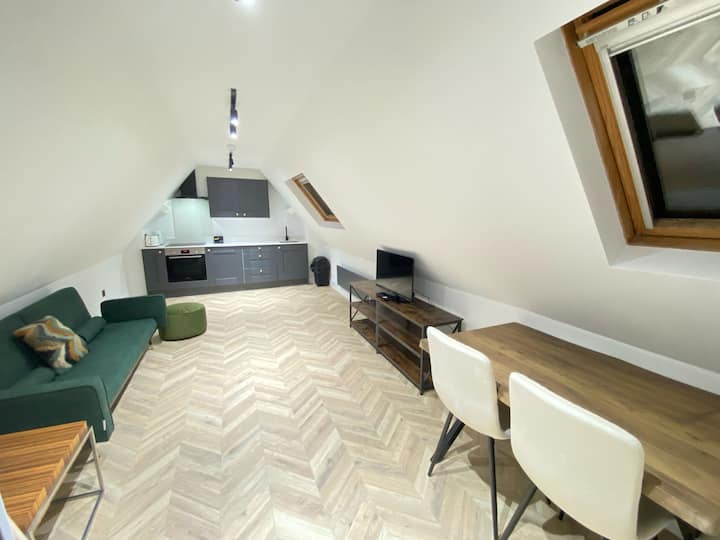 Dippen Hall Signature Apartment - Minutes From Lgw - Redhill