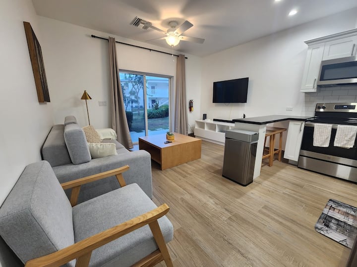 Modern Living Room, Kitchen & Patio In Cayman! - Cayman Islands