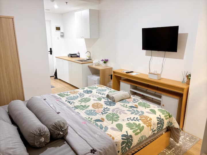 Comfy Apartment @ Kyo Society | Wifi & Netflix - Surabaya