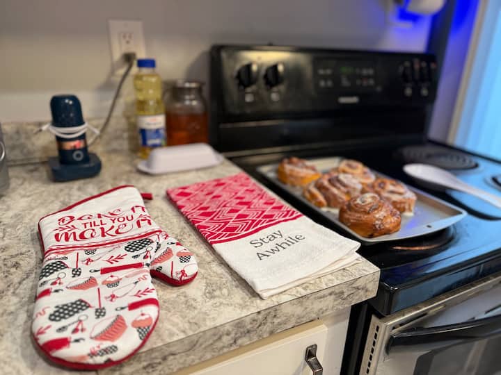 The Capital City Riverwalk Hideaway - East Lansing, MI