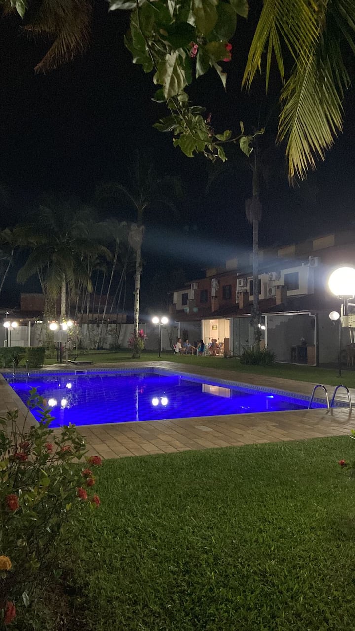 Casa Em Condomínio Fechado A 700m Da Praia! - Caraguatatuba