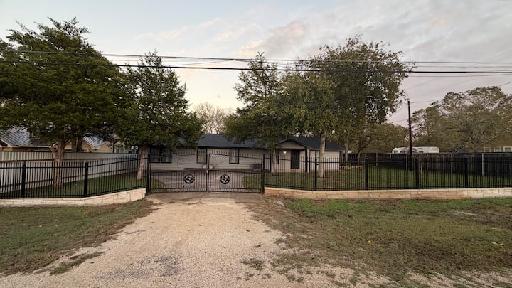 Casa Fria - Lake Bastrop South Shore Park, Bastrop