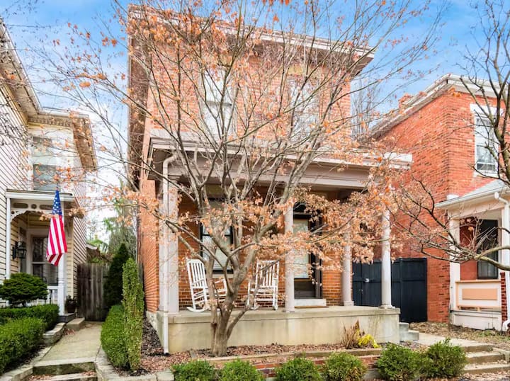Perfect For Long Stays-amazing Location W/parking - Columbus, OH
