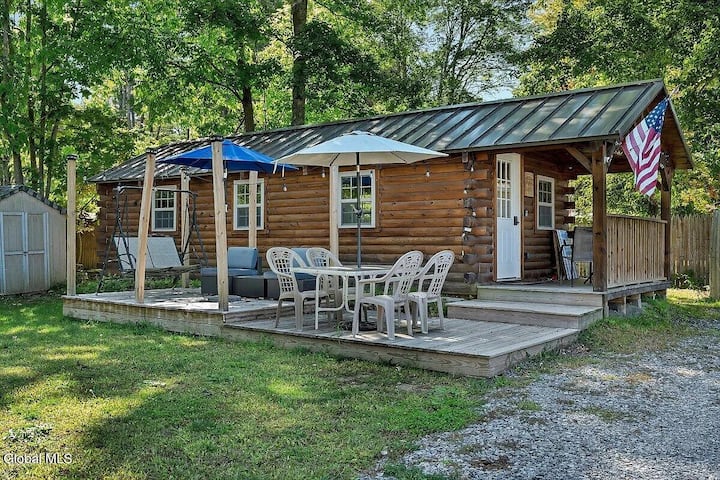 Cozy Cabin Less Than A Minute From Sacandaga Lake - Adirondack Mountains