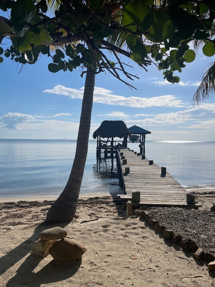 Casa Corazón - 6br Beach Villa With Pool & Pier - Belize