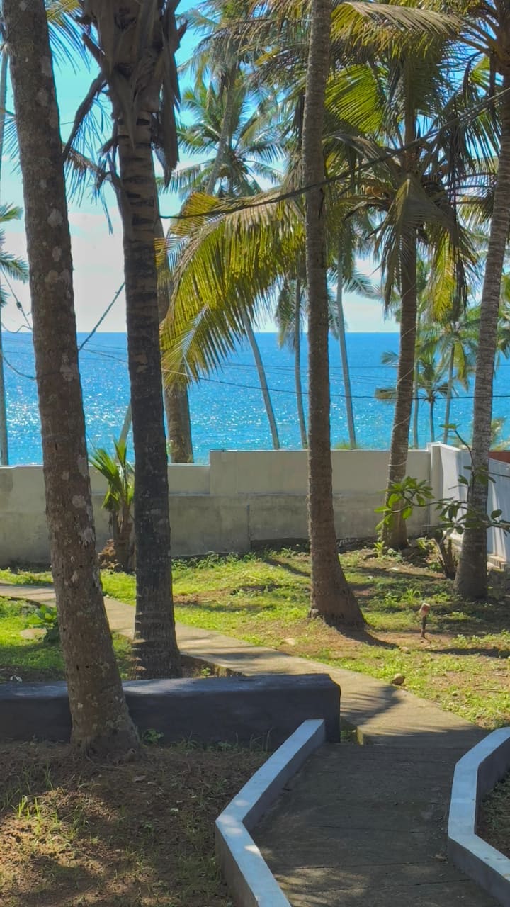 The Beach Manor 3bhk By Halcyon Traveltech - Kovalam