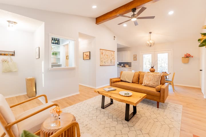 Cozy Retreat W/views Near Campus | Gourmet Kitchen - Stillwater, OK