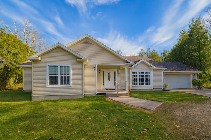 U.p. Retreat Close To Beautiful Lake Mi And Huron! - Mackinac Island, MI