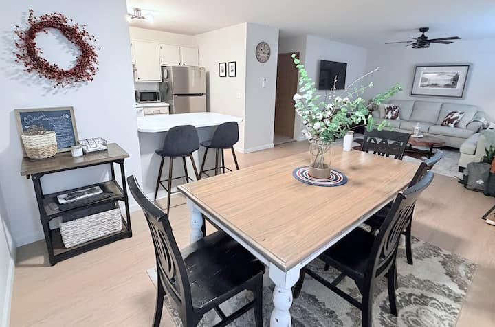 Charming 3br Duplex Easy Walk To Dt Ridgefield - Paradise Point State Park, Ridgefield