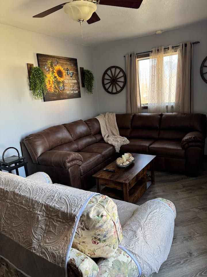 Modern And Cozy Guesthouse - Boot Hill Casino & Resort