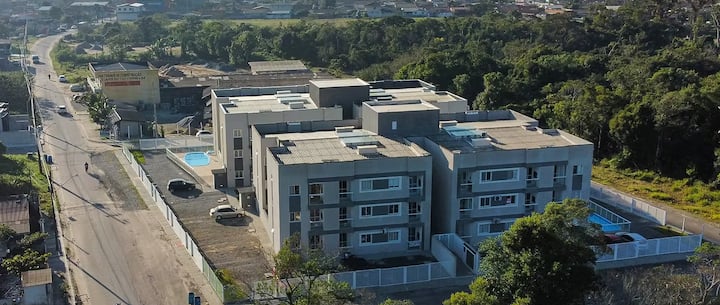 Apartamento Aconchegante Com Piscina. - Matinhos