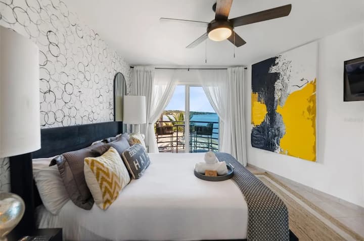 Luxury Beachfront Oceanview & Caribbean Sunsets - Rincón