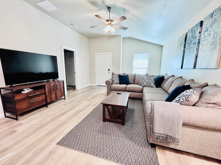 Simplicity Stay - 3br/2ba - Family Friendly - Lubbock, TX
