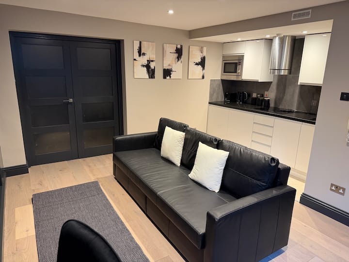 Cleveland Street Gem - Marylebone