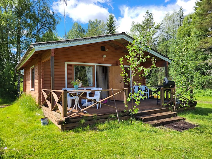 Mökki Maalaismaisemissa - Finland