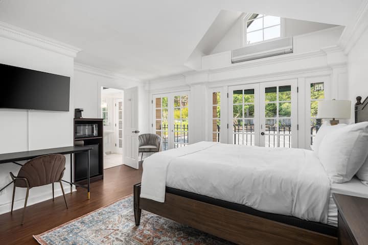 Sonoma Stonehouse Luxury Room In Boutique Hotel - Santa Rosa, CA