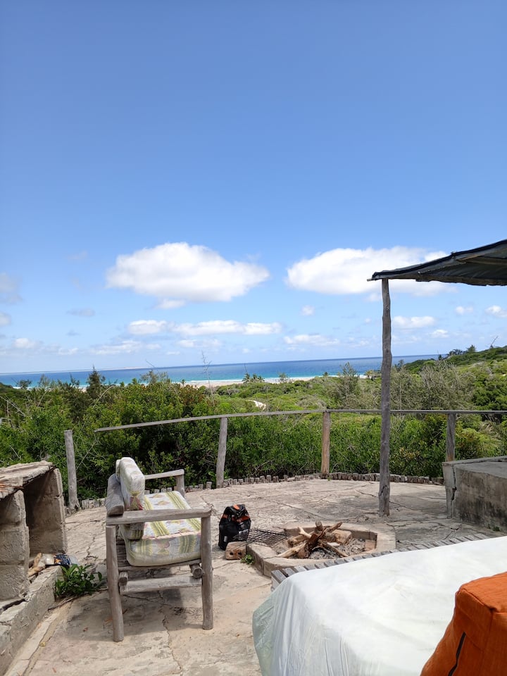 Pomene Sails, Rustic Bayview Beach House - Mozambique